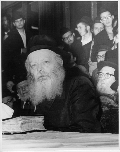 JEM: Newly Scanned Black and White Photos of the Rebbe | CrownHeights ...