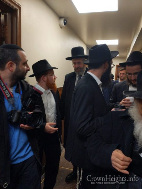 Israel’s Ashkenazi Chief Rabbi Visits 770 | CrownHeights.info – Chabad ...