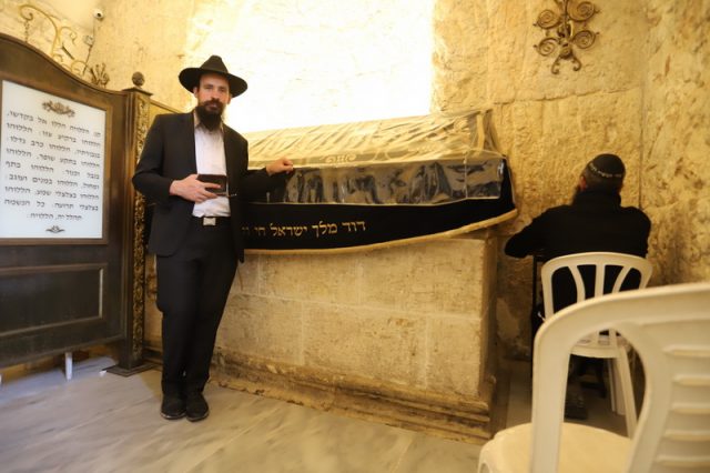 Photo Gallery: The Kever of David Hamelech | CrownHeights.info – Chabad ...