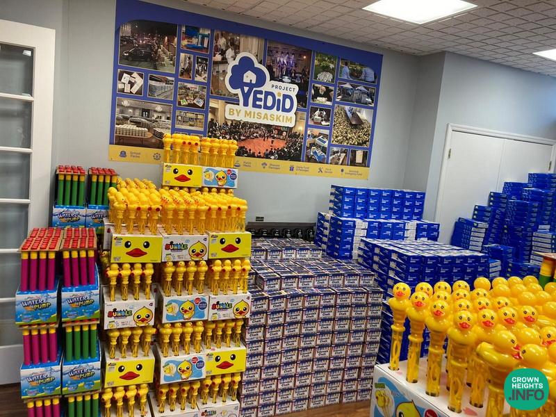 Project Yedid Delivers Joy with Summer-in-a-Box to Yesomim in the Crown ...