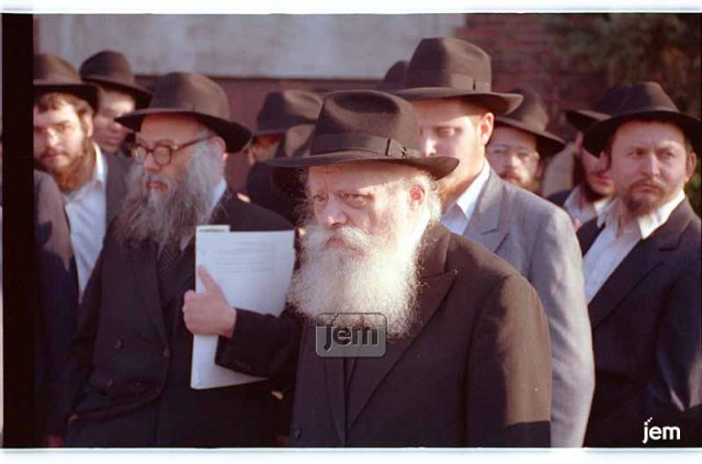 Weekly Dvar Torah: The Rebbe – The Ultimate Torah Jew | CrownHeights ...