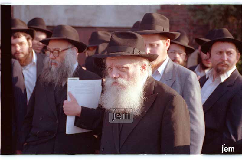 Weekly Dvar Torah: The Rebbe – The Ultimate Torah Jew | CrownHeights ...