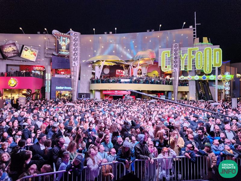 Chabad of the Valley’s Chanukah at Universal Studios CityWALK Draws ... Chabad of the Valley’s Chanukah at Universal Studios CityWALK Draws ...