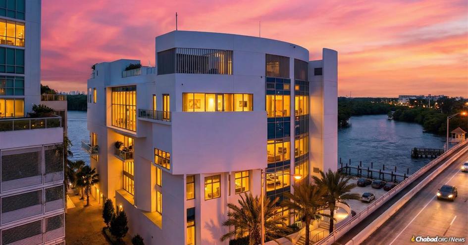 Sleek Chabad Russian Center Rises on Miami Waterfront | CrownHeights ...