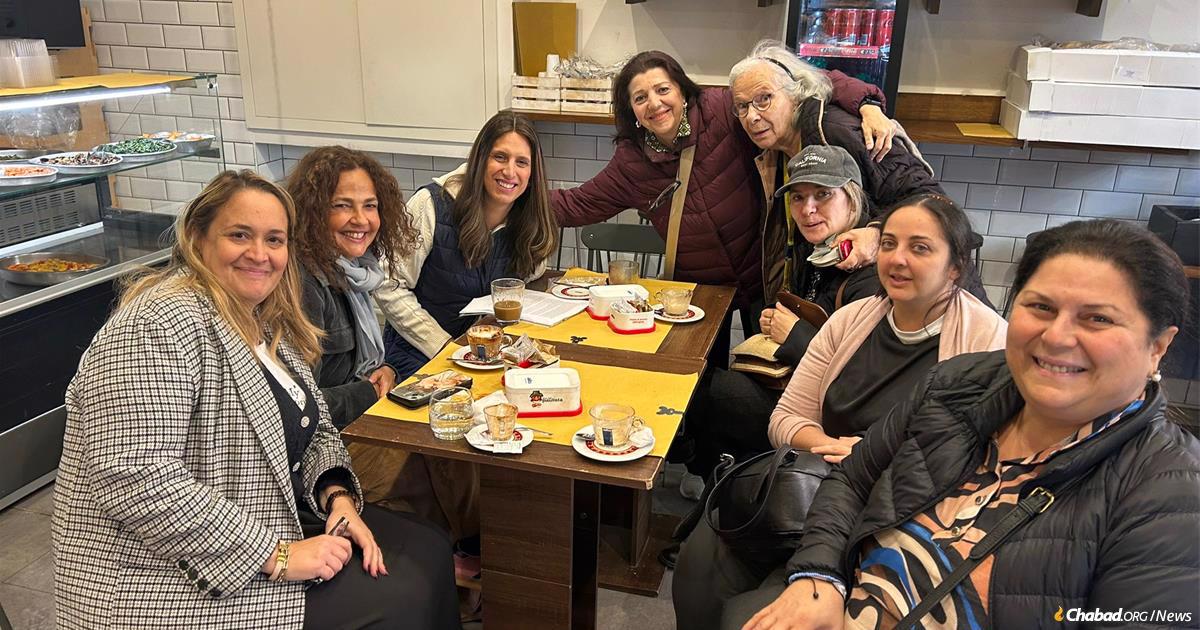 Congratulazioni! El Al Flight Diverts to Rome for Birth of a Baby Girl ...