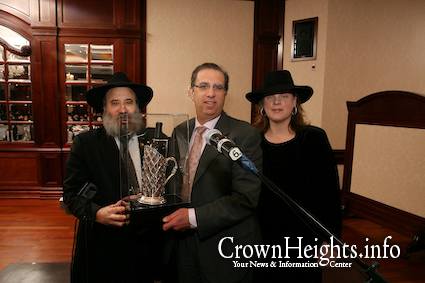Bnos Menachem Honors Mr and Mrs Joe Popack | CrownHeights.info – Chabad ...