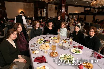 Bnos Menachem Honors Mr and Mrs Joe Popack | CrownHeights.info – Chabad ...