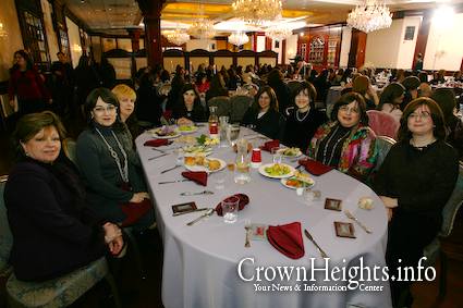 Bnos Menachem Honors Mr and Mrs Joe Popack | CrownHeights.info – Chabad ...