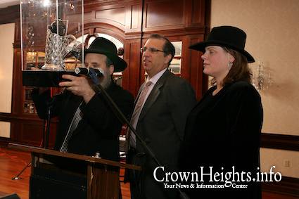 Bnos Menachem Honors Mr and Mrs Joe Popack | CrownHeights.info – Chabad ...