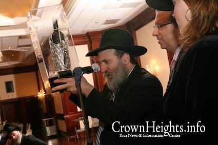 Bnos Menachem Honors Mr and Mrs Joe Popack | CrownHeights.info – Chabad ...