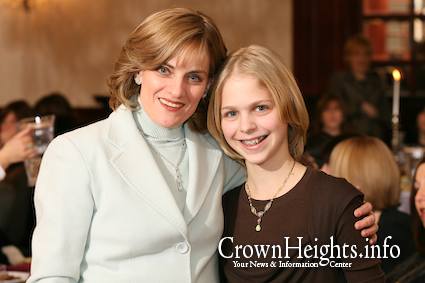 Bnos Menachem Honors Mr and Mrs Joe Popack | CrownHeights.info – Chabad ...