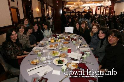 Bnos Menachem Honors Mr and Mrs Joe Popack | CrownHeights.info – Chabad ...