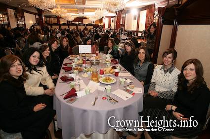 Bnos Menachem Honors Mr and Mrs Joe Popack | CrownHeights.info – Chabad ...