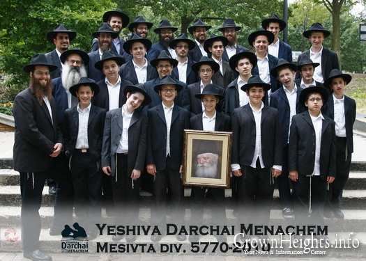 Darchai Menachem Poses for Picture of the Day! | CrownHeights.info ...