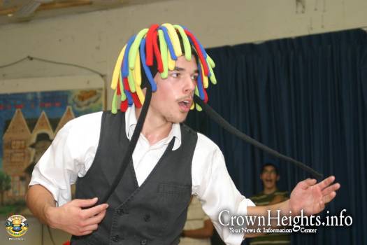 Photos: Twins Perform at CGI Montreal | CrownHeights.info – Chabad News ...