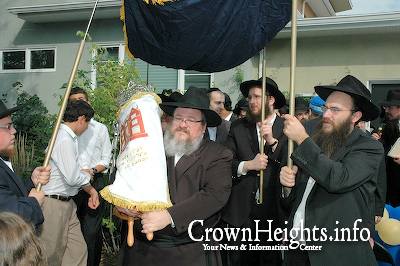 Triple Simchah at Chicago’s Largest Chabad Synagogue | CrownHeights ...