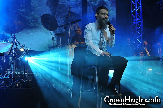 Photos: Avraham Fried Performs in the Sultan Pool | CrownHeights.info ...