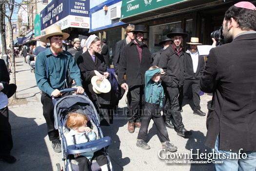 When the ‘Aimish’ meet the ‘Heimish’ | CrownHeights.info – Chabad News ...