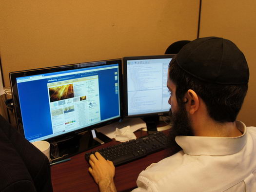 Rabbi-Programmers Court Jews in Cyberspace | CrownHeights.info – Chabad ...